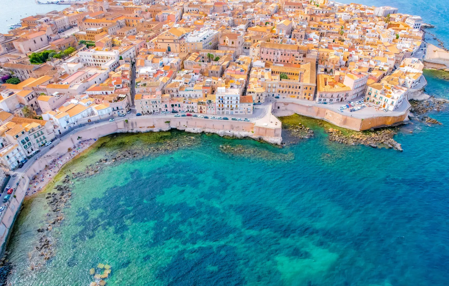 Sicilian Wine Tour: Nero d'Avola, Etna Wines & Vineyard Experiences